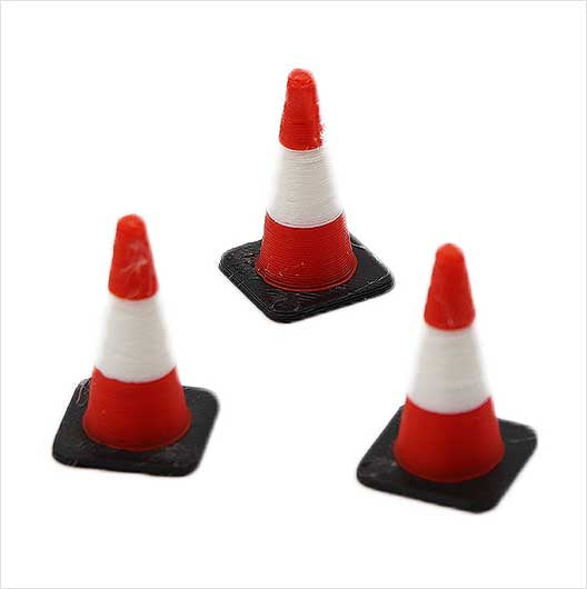 O Scale Pre-Coloured Red and White Traffic Cone – Spinneyworld